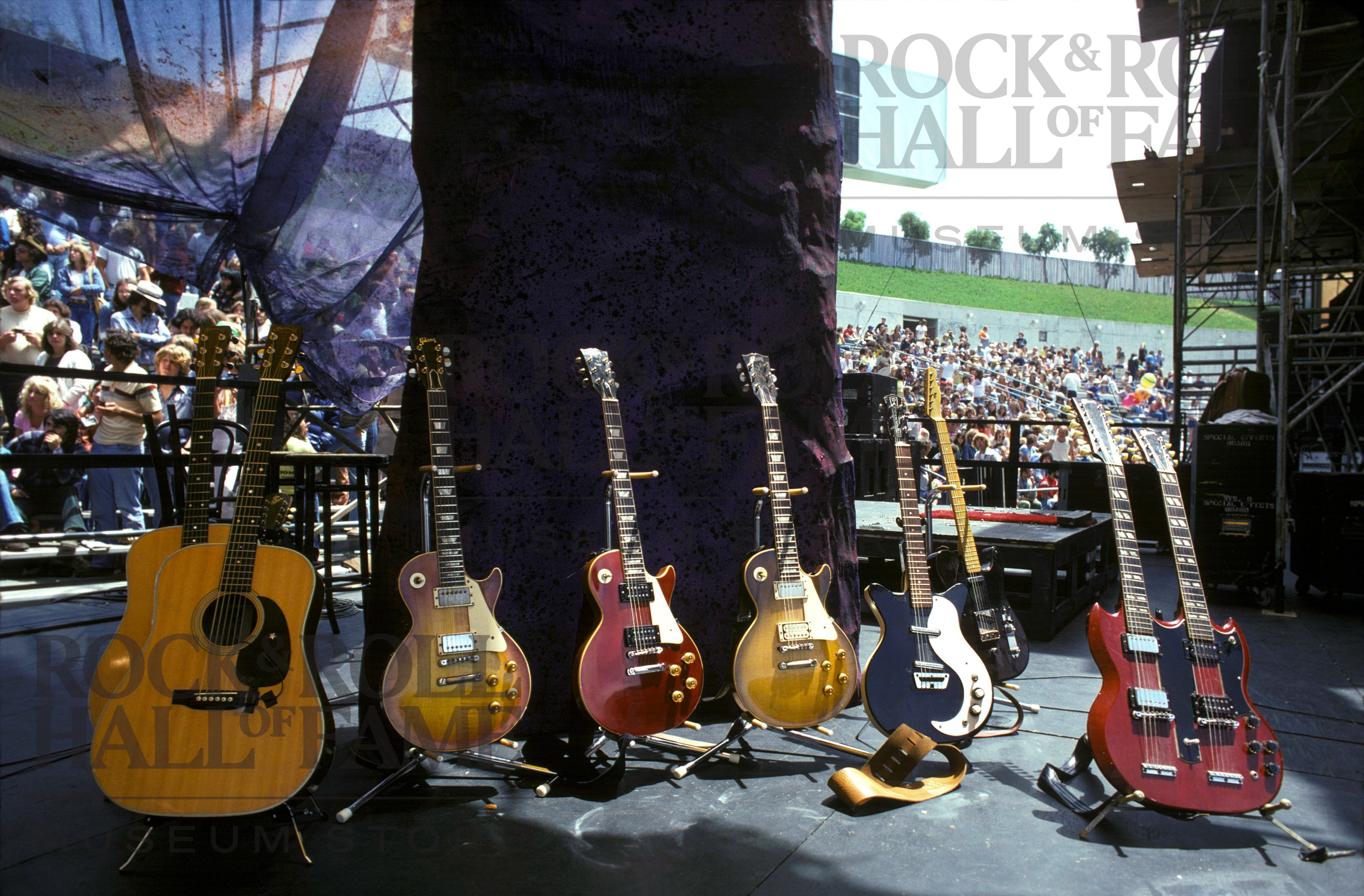 LED ZEPPELIN – JIMMY PAGE GUITARS – OAKLAND COLISEUM - 1977 – Rock ...